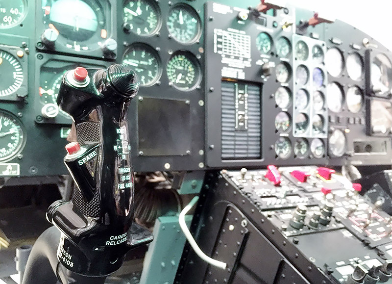 bell212red10 - TheRotorHub.com