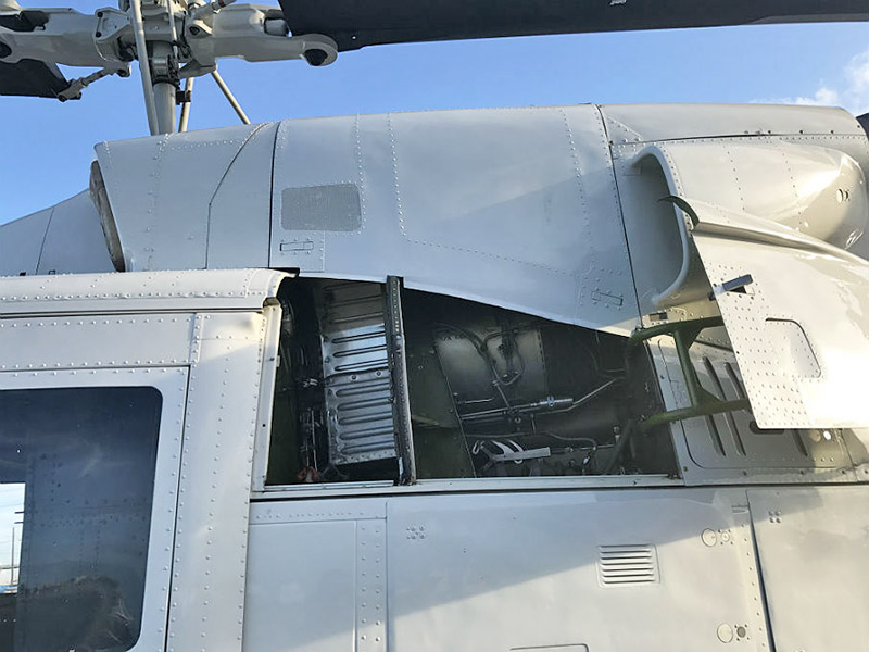 bell212red4 - TheRotorHub.com