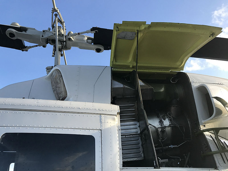 bell212red5 - TheRotorHub.com