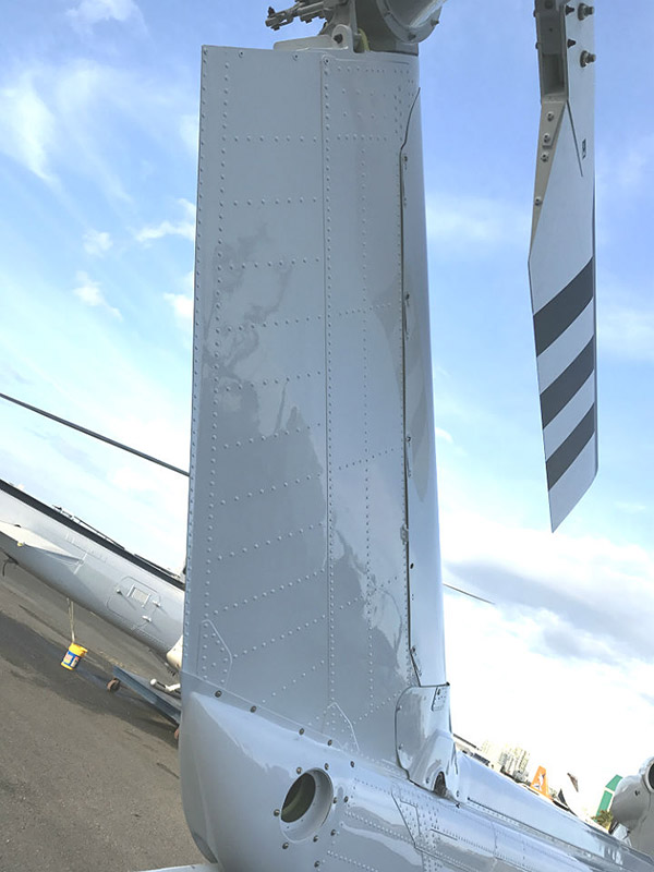 bell212red8 - TheRotorHub.com